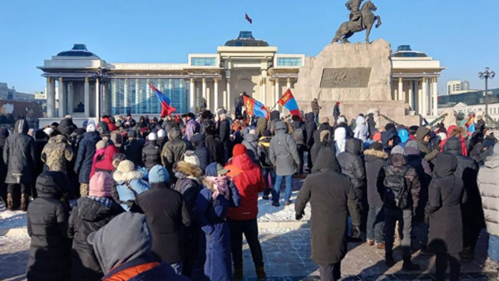 Х Нямбаатар Хулгайч нар хахир хүйтэнд 200 хүүхэд нүцгэлж эрүүл мэндийг